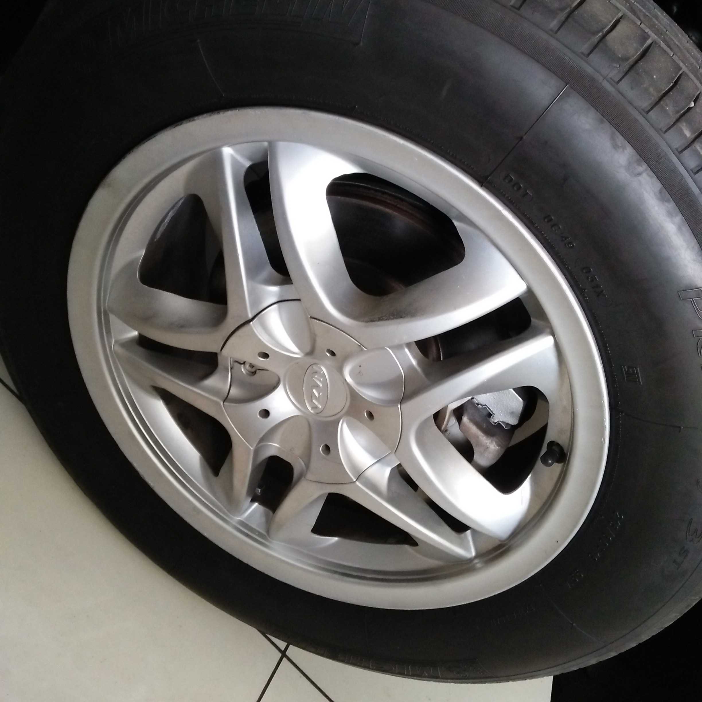 Ang Trading & Motor Credit Sdn Bhd - Imported & Used Cars - Naza Ria 2.5